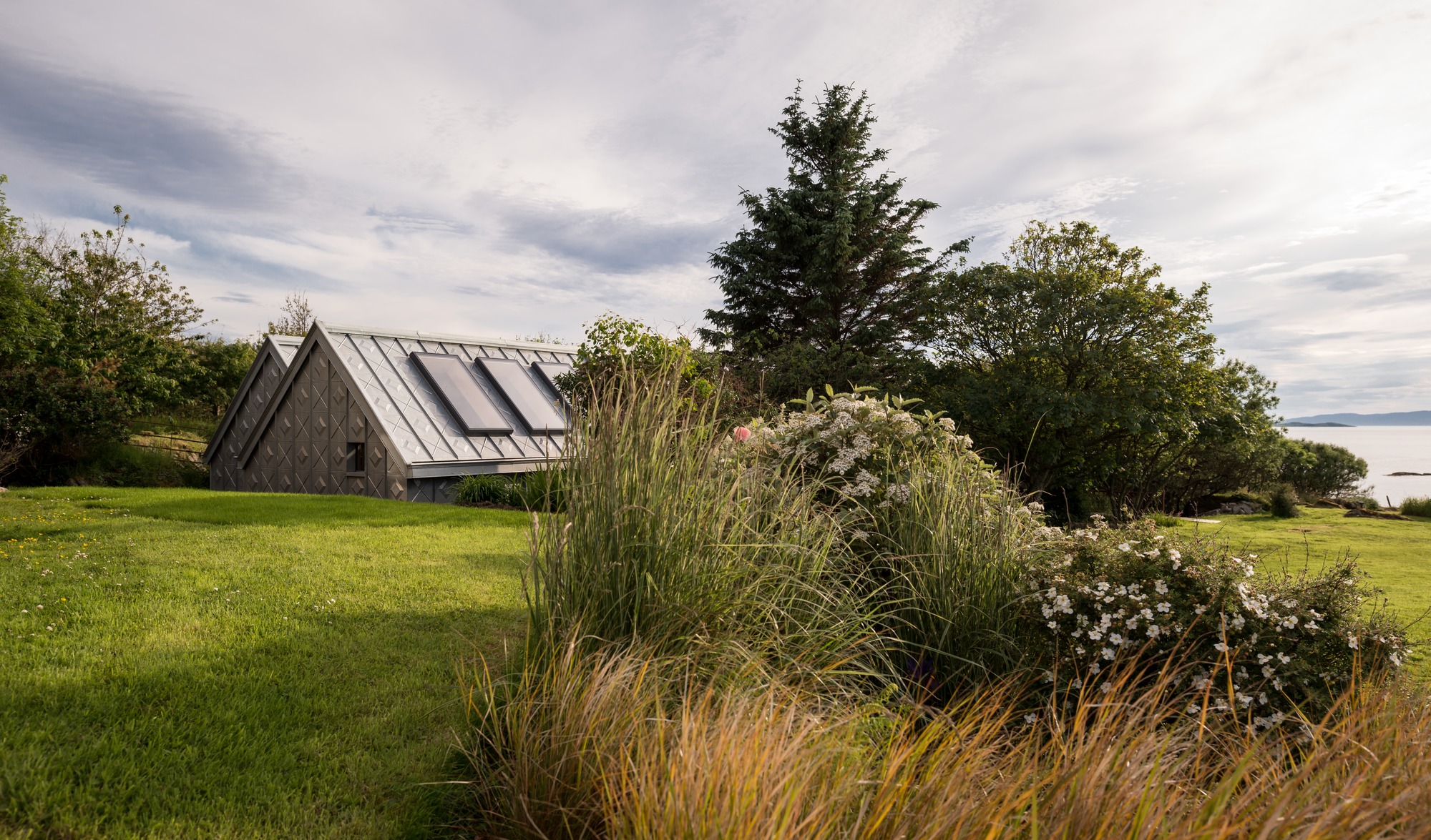 Midden Studio by Studio Weave