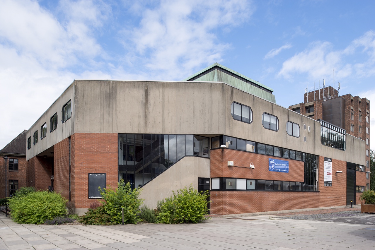 Moro's 1969 Gulbenkian Centre in Hull listed