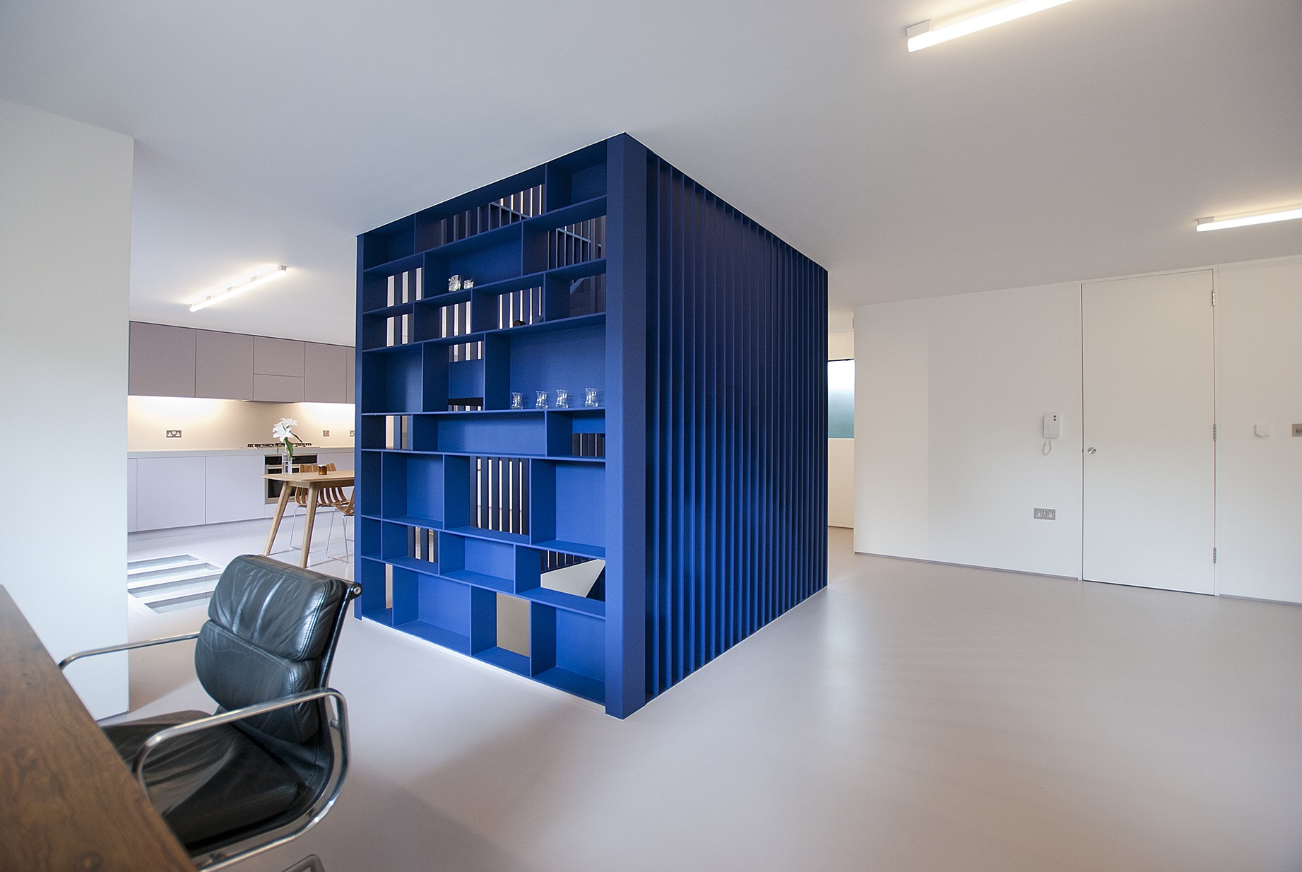 RA Studio drops stair 'sculpture' into £250k home revamp