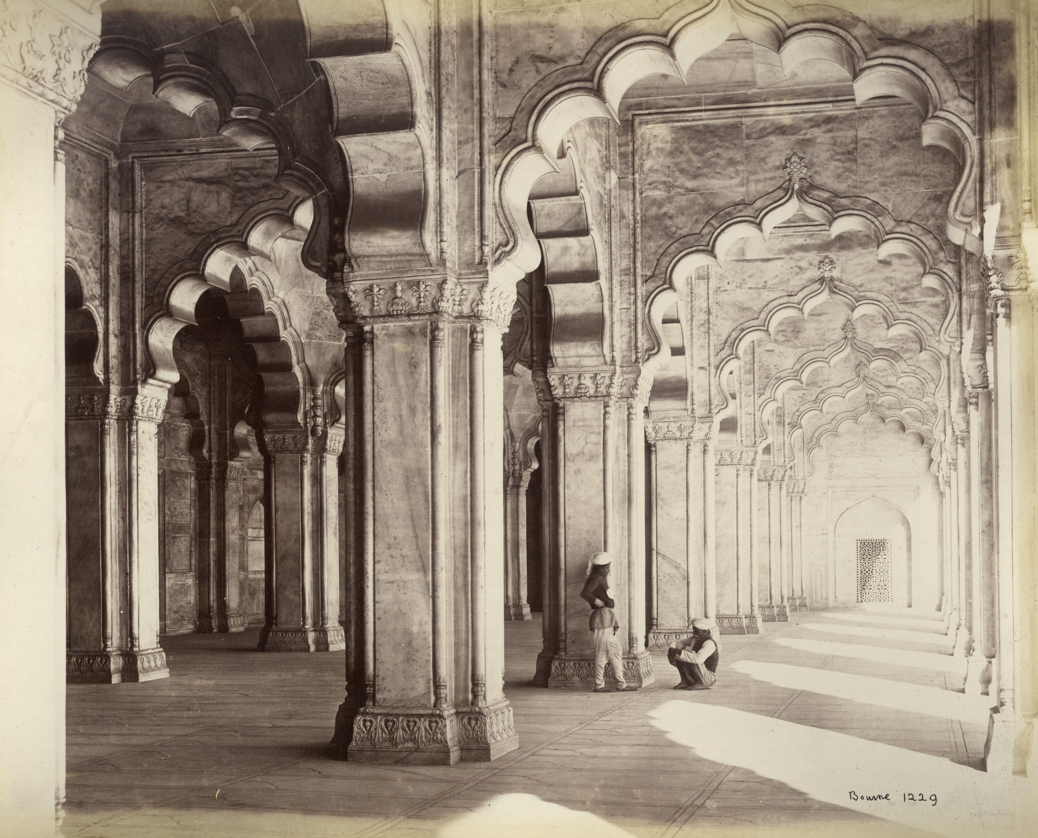 RIBA makes 90,000 architectural images available online