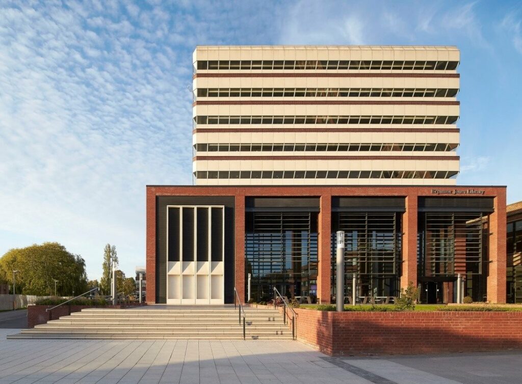 Sheppard Robson unwraps £28m revamp of Hull Uni library