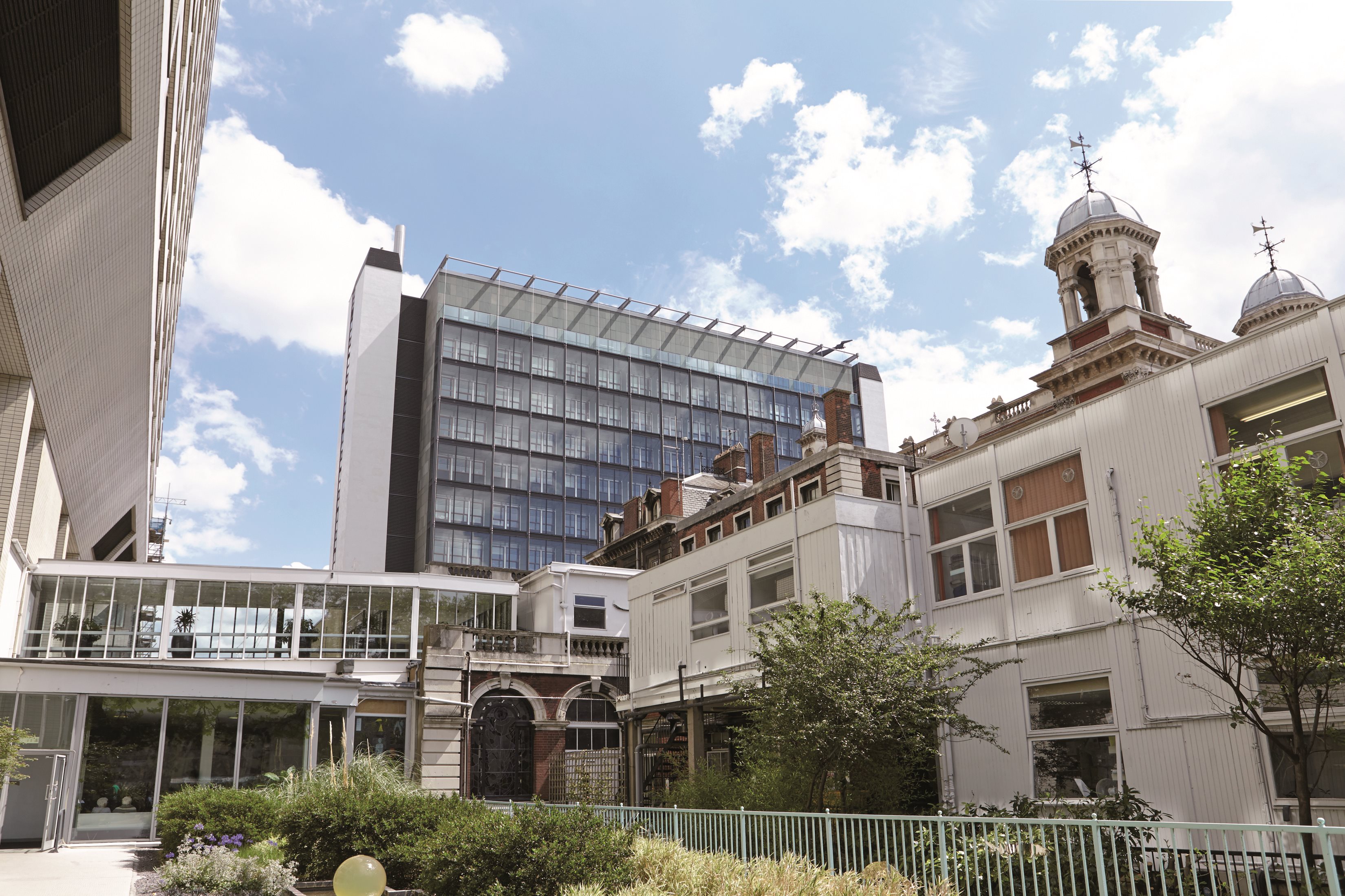 Hopkins completes St Thomas’ Hospital reclad