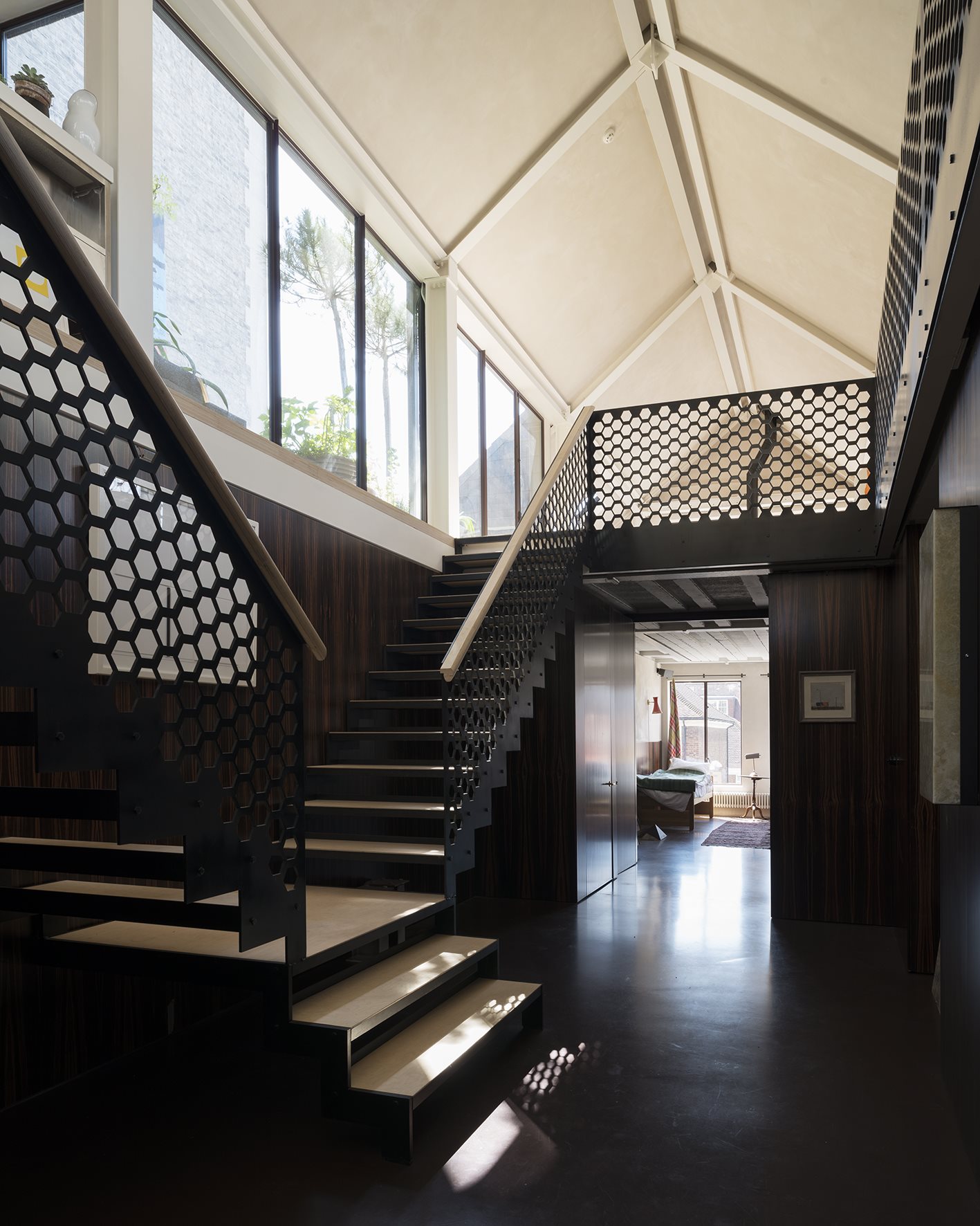 71 Queensway by Robin Lee Architecture