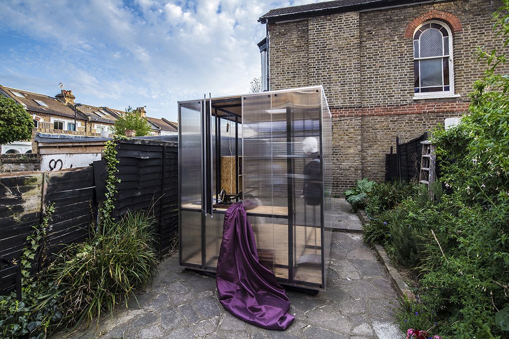 Architects create pop-up studio for London’s artists