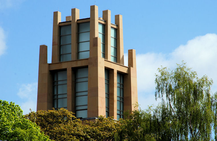 Architect sought for Queen's University Belfast library expansion