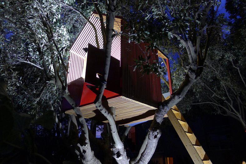 Jan Kattein Architects unwraps €450 treehouse