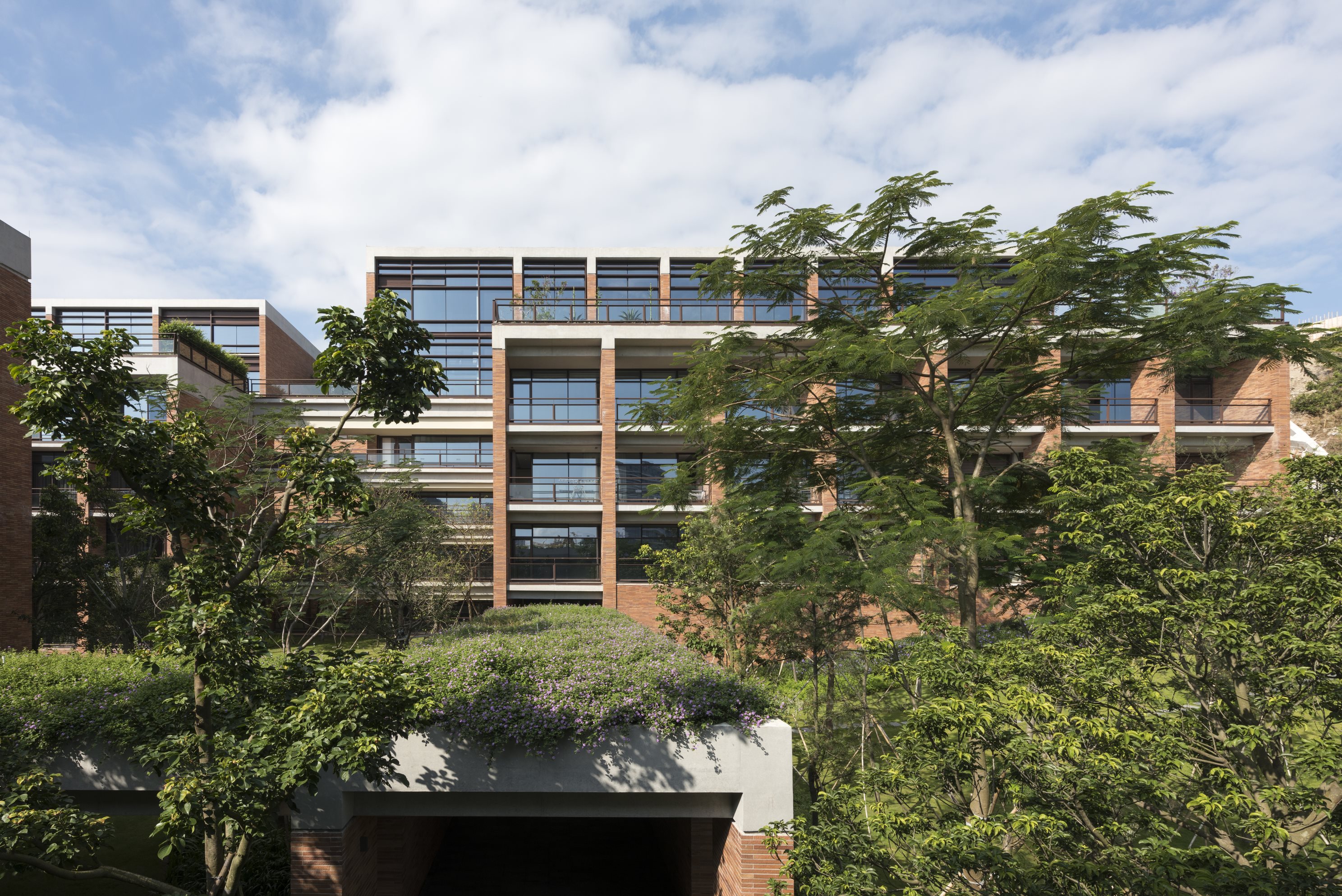 Foster + Partners’ Chinese university building opens