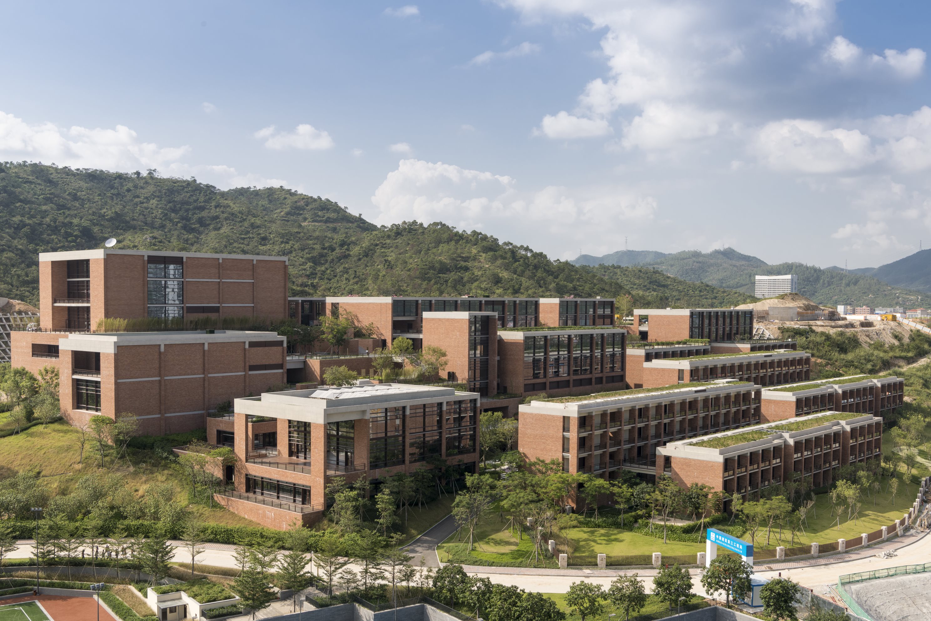 Foster + Partners’ Chinese university building opens