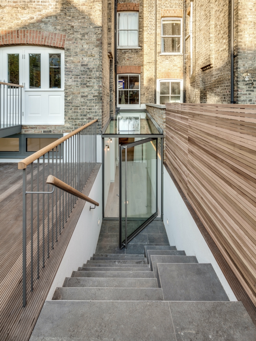J Foster Architects completes £100k ‘tardis-like’ infill extension