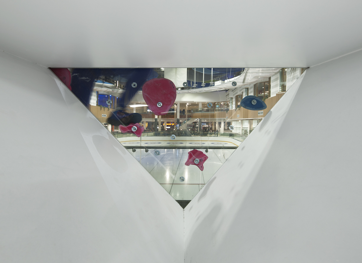 Aerial adventures: TAP’s circular assault course hovers over ice rink