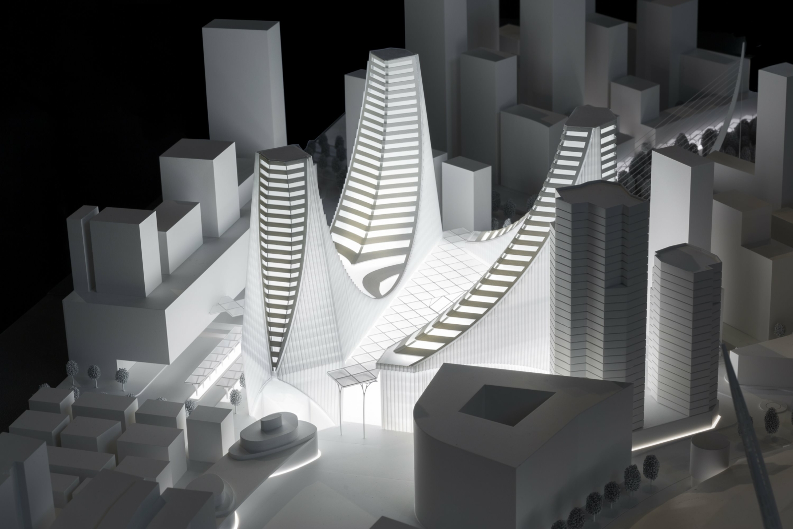 Calatrava: ‘Peninsula Place will not go over budget’