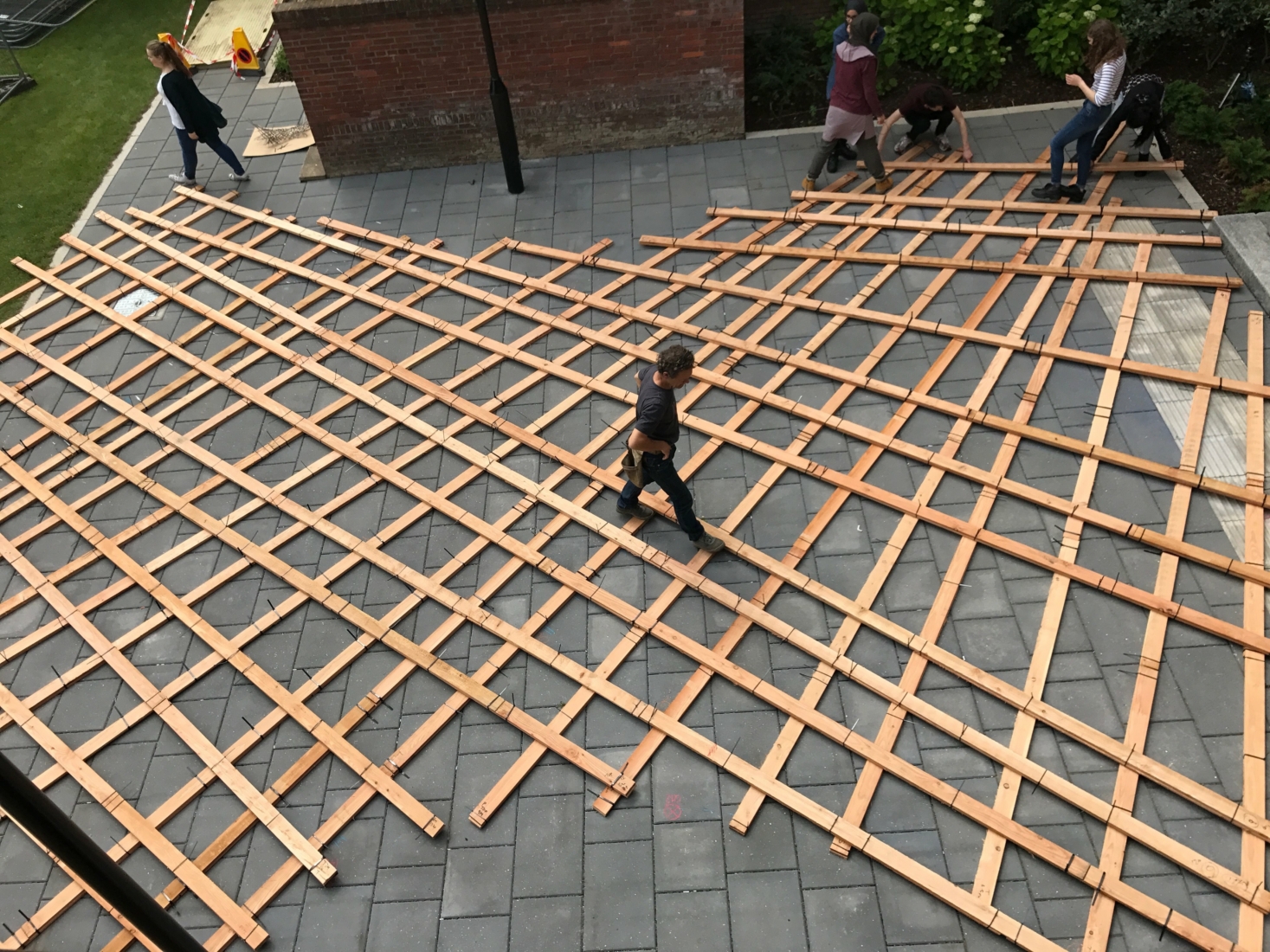 Student pavilion: gridshell by Reading students working with Invisible ...