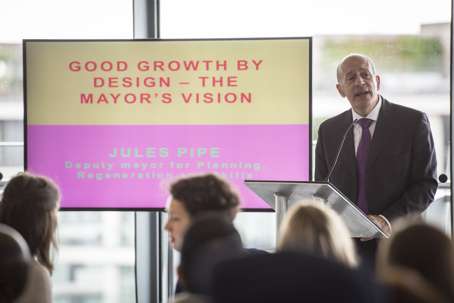 London mayor’s design advocates to look at Oxford Street redesign