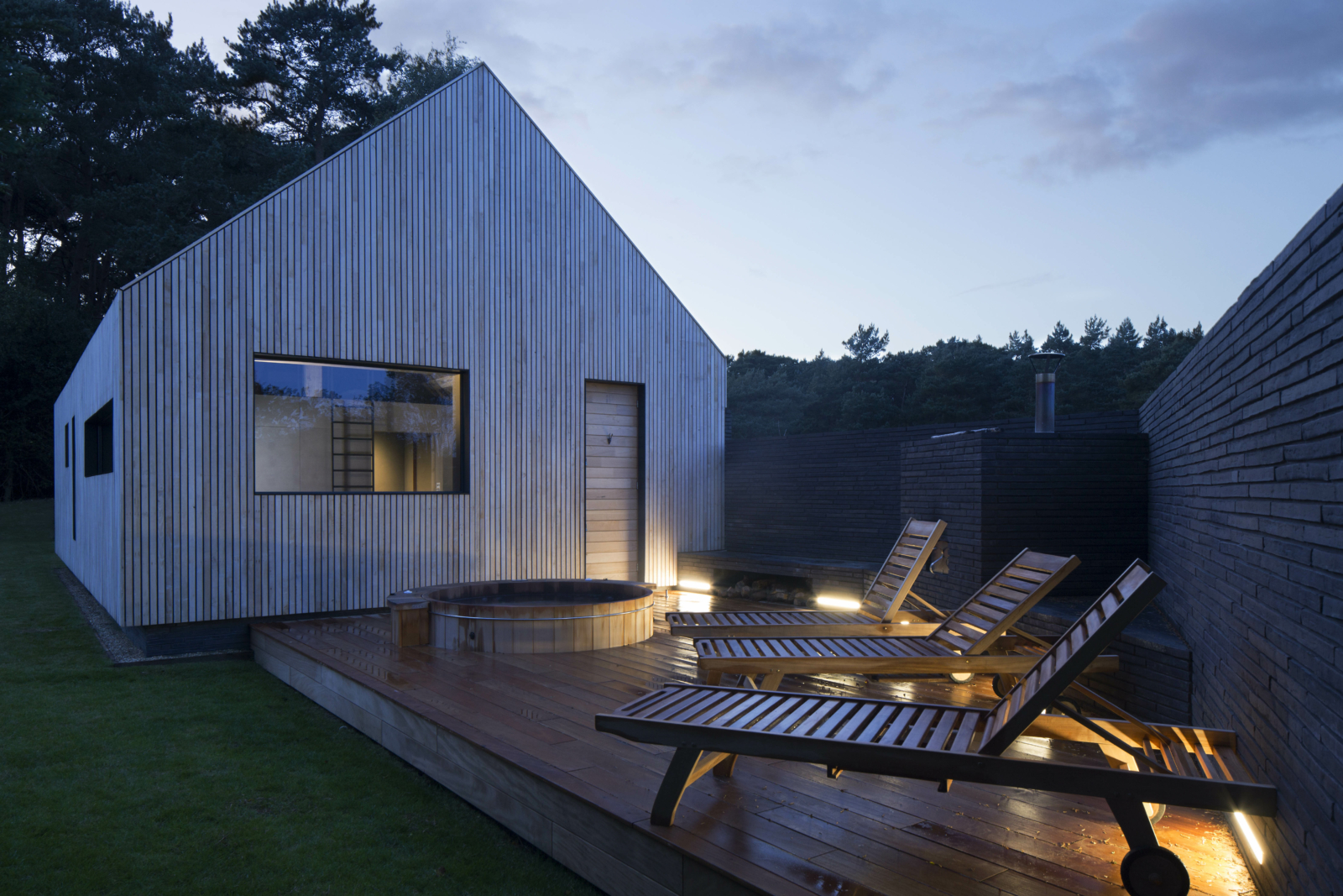 Fun house: Strom Architects’ New Forest party annexe