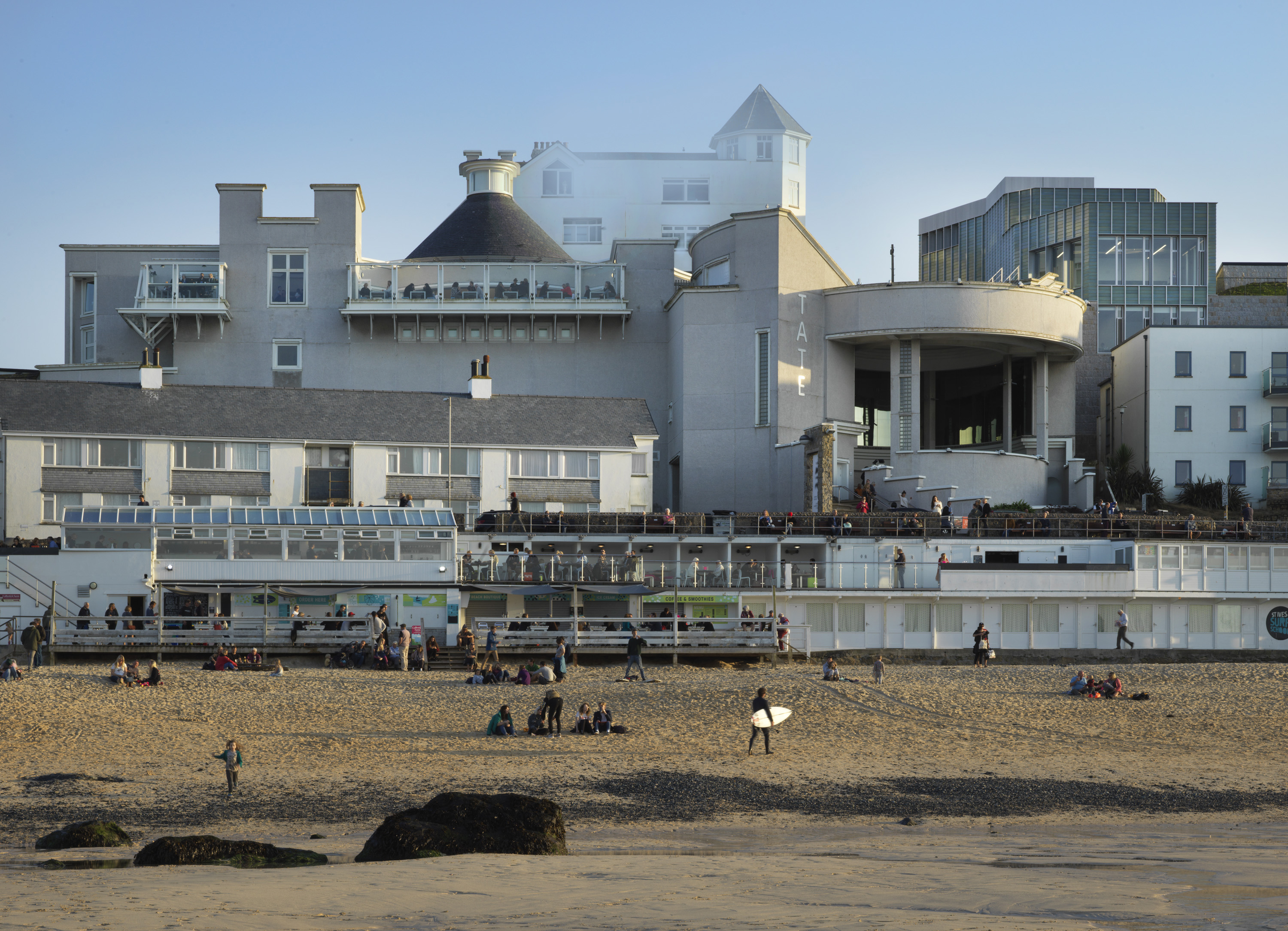 Chipperfield and Fobert lead tributes to David Shalev