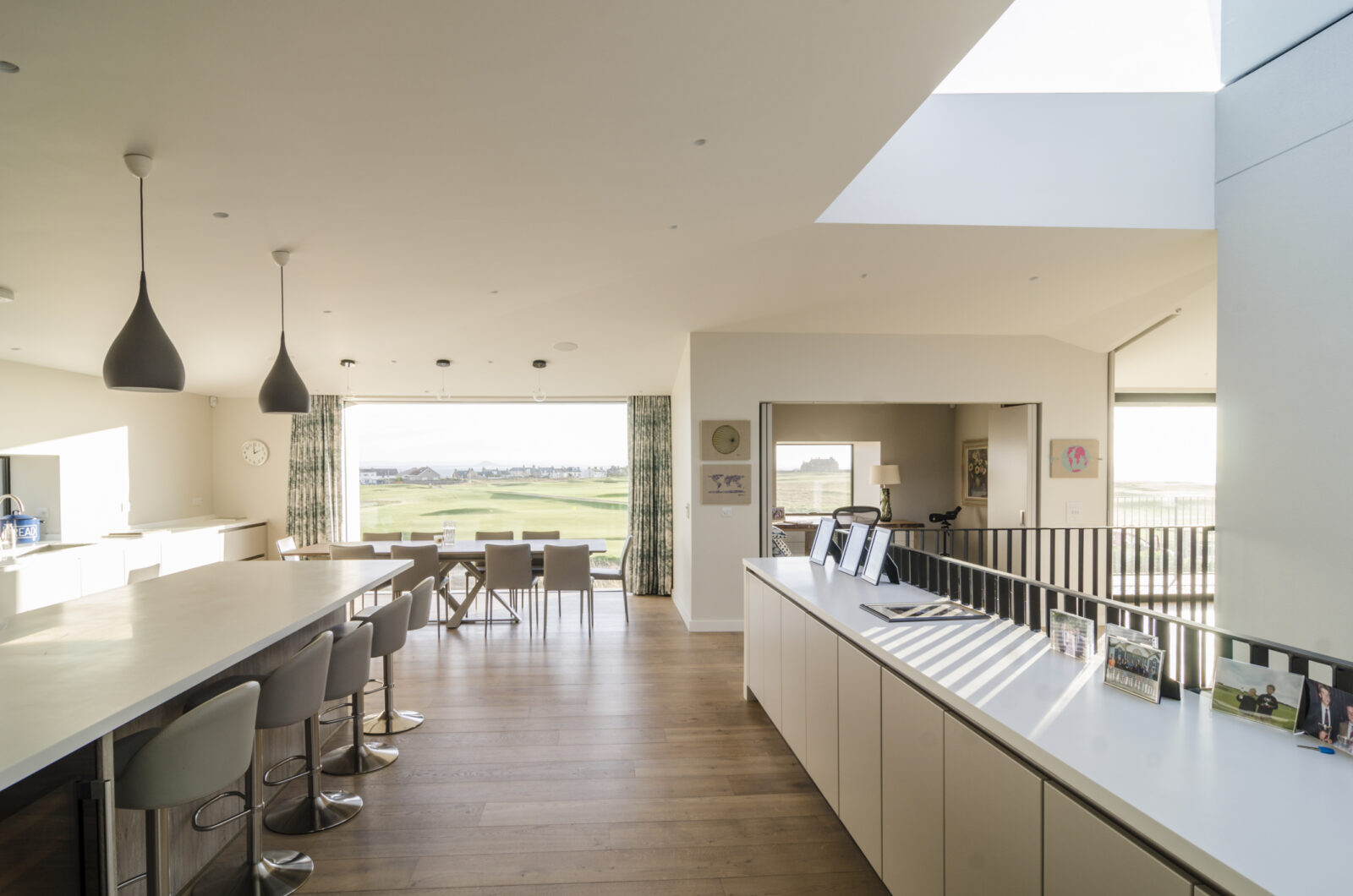 Elie House by Hanson Architects celebrates material and spatial contrasts