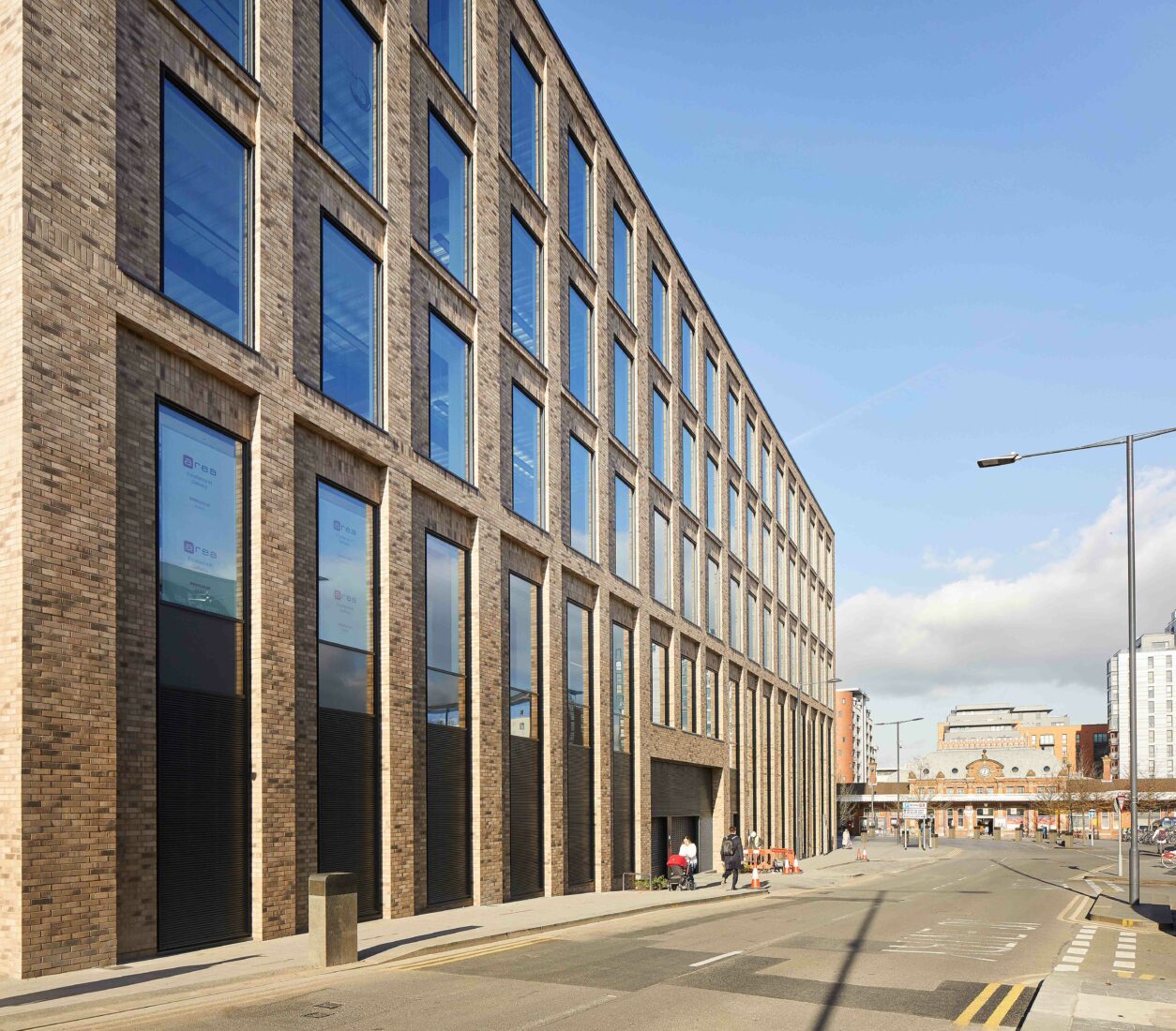 tp bennett’s Slough building is first UK office to receive WELL ...