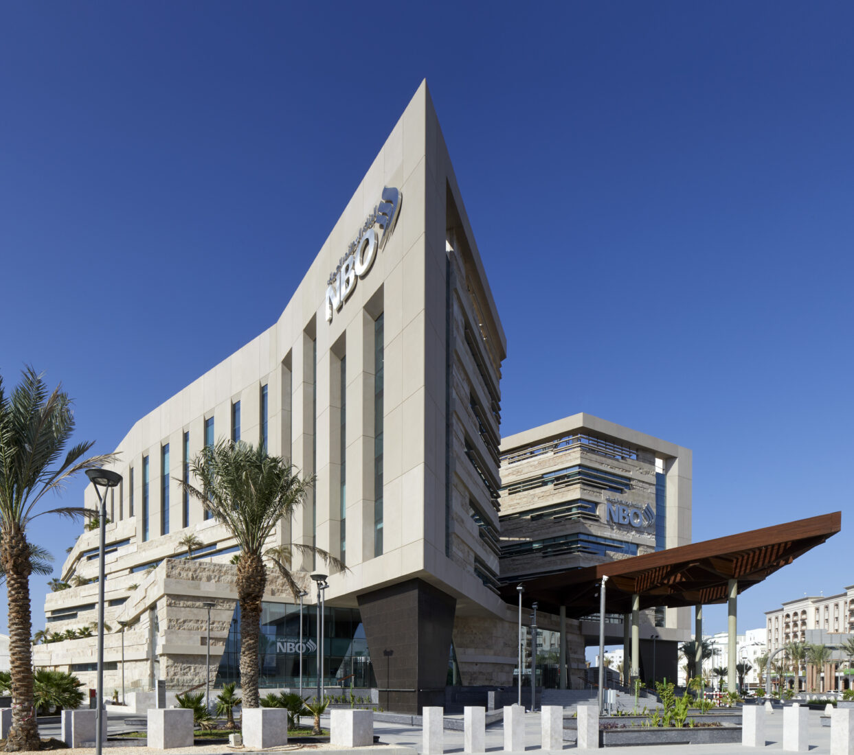 Flagship HQ for National Bank of Oman in Muscat completed by LOM