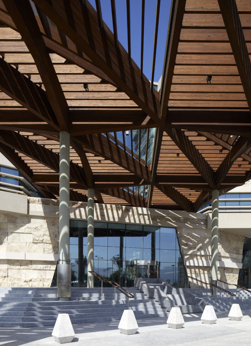 Flagship HQ for National Bank of Oman in Muscat completed by LOM