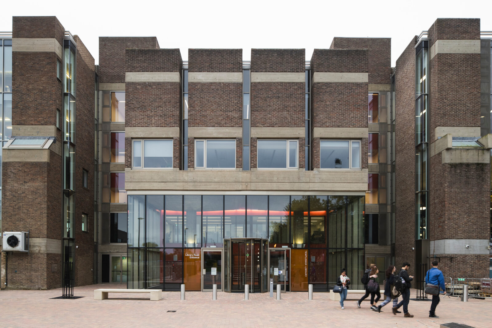 Penoyre & Prasad refurbishes Brutalist library at the University of Kent
