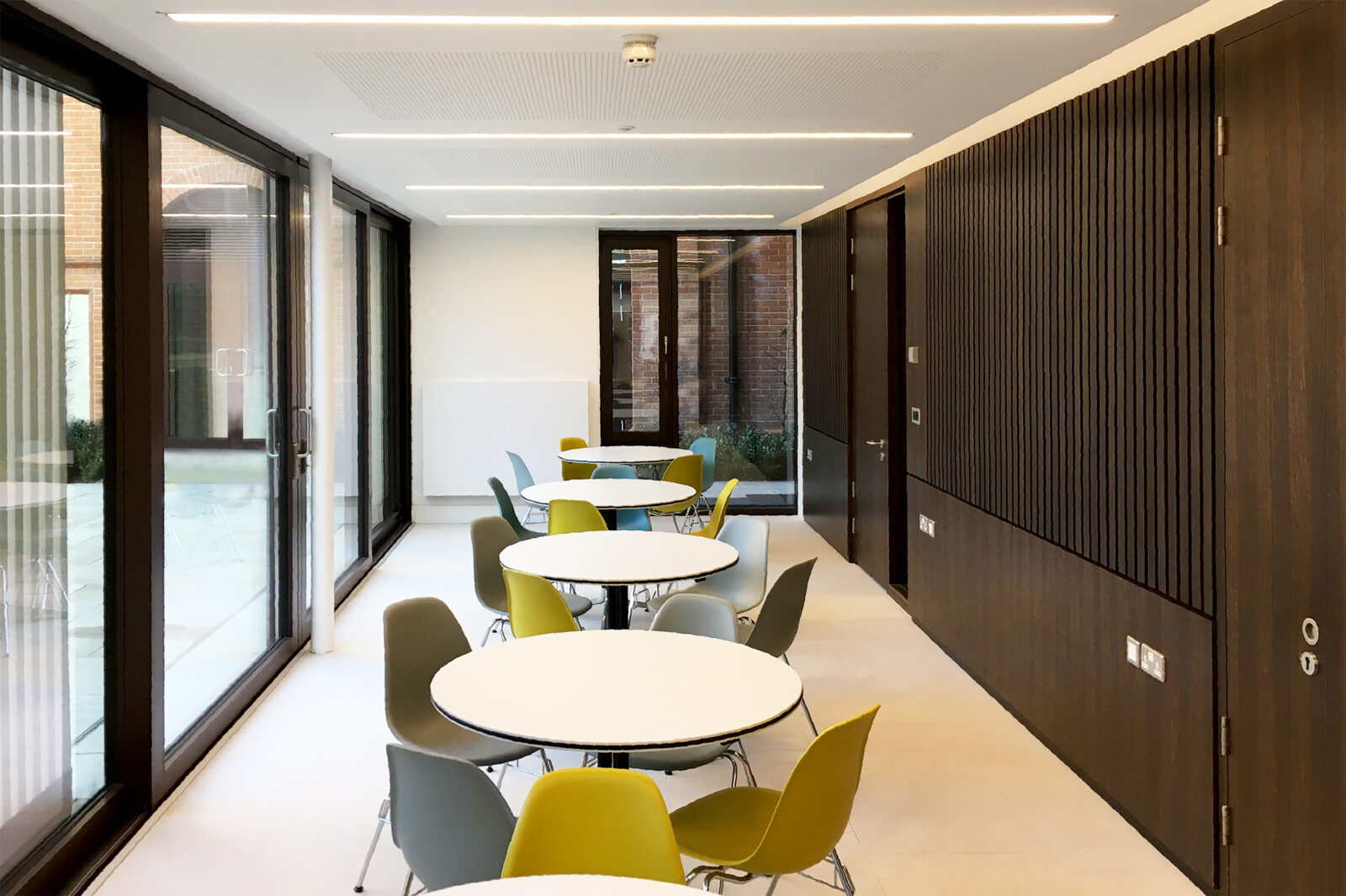 Níall McLaughlin’s Oxford Uni centre crowned best building in RIBA ...