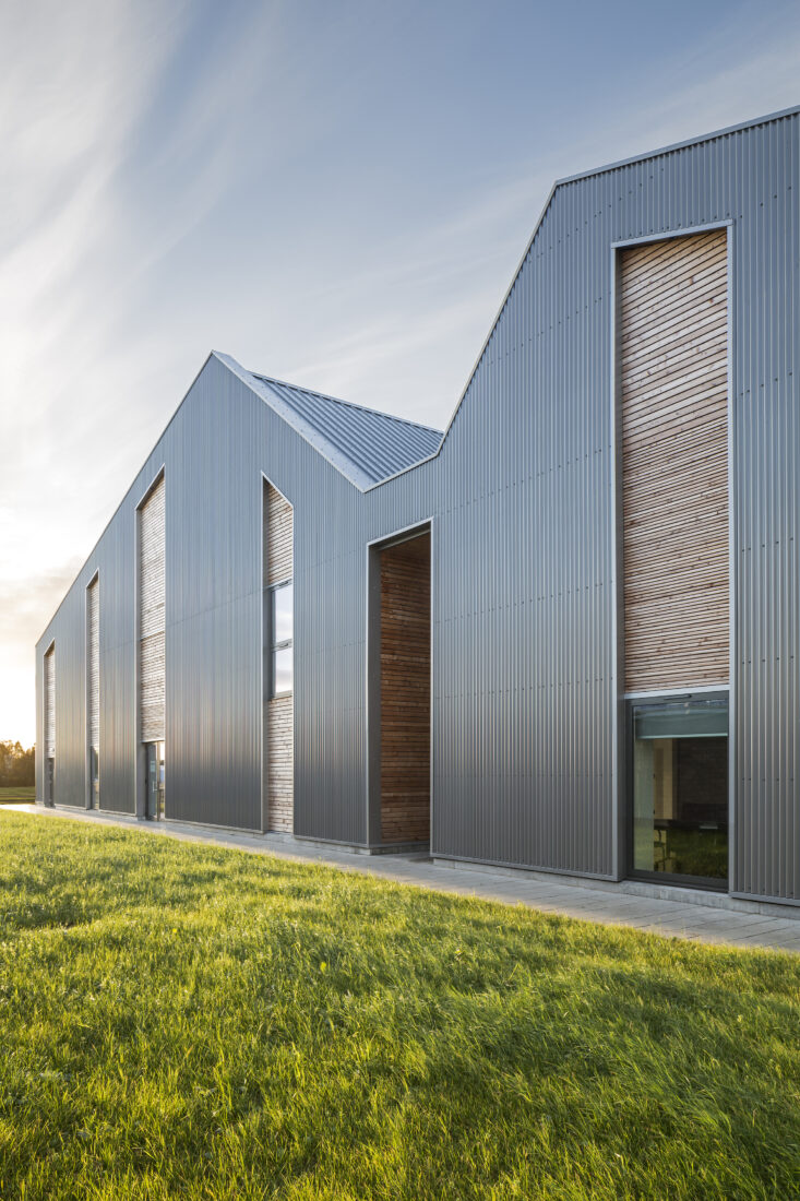 Sheppard Robson completes University of Edinburgh horse hospital