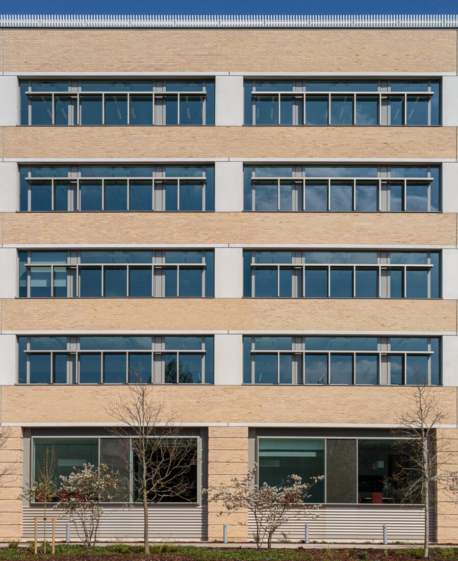 Eric Parry Architects echoes Aalto in Triangle Building for University ...