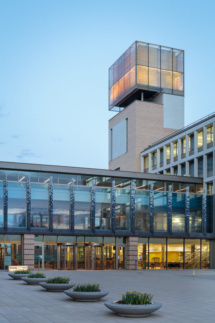 Eric Parry Architects echoes Aalto in Triangle Building for University ...