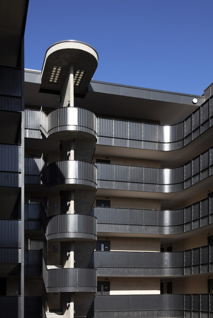 Pitman Tozer places communal deck access at heart of mixed-use Hackney ...