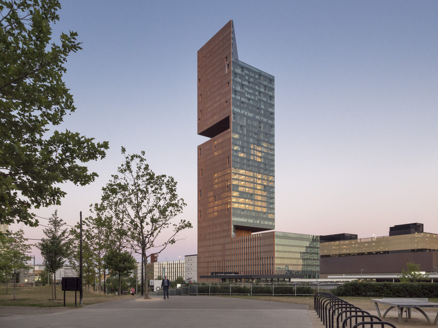 SOM completes 42-storey Manhattan Loft Gardens in London’s Stratford
