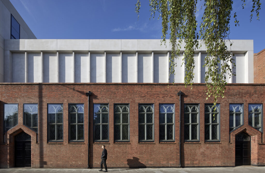 Child Graddon Lewis transforms primary school with GRC ‘vertical’ extension