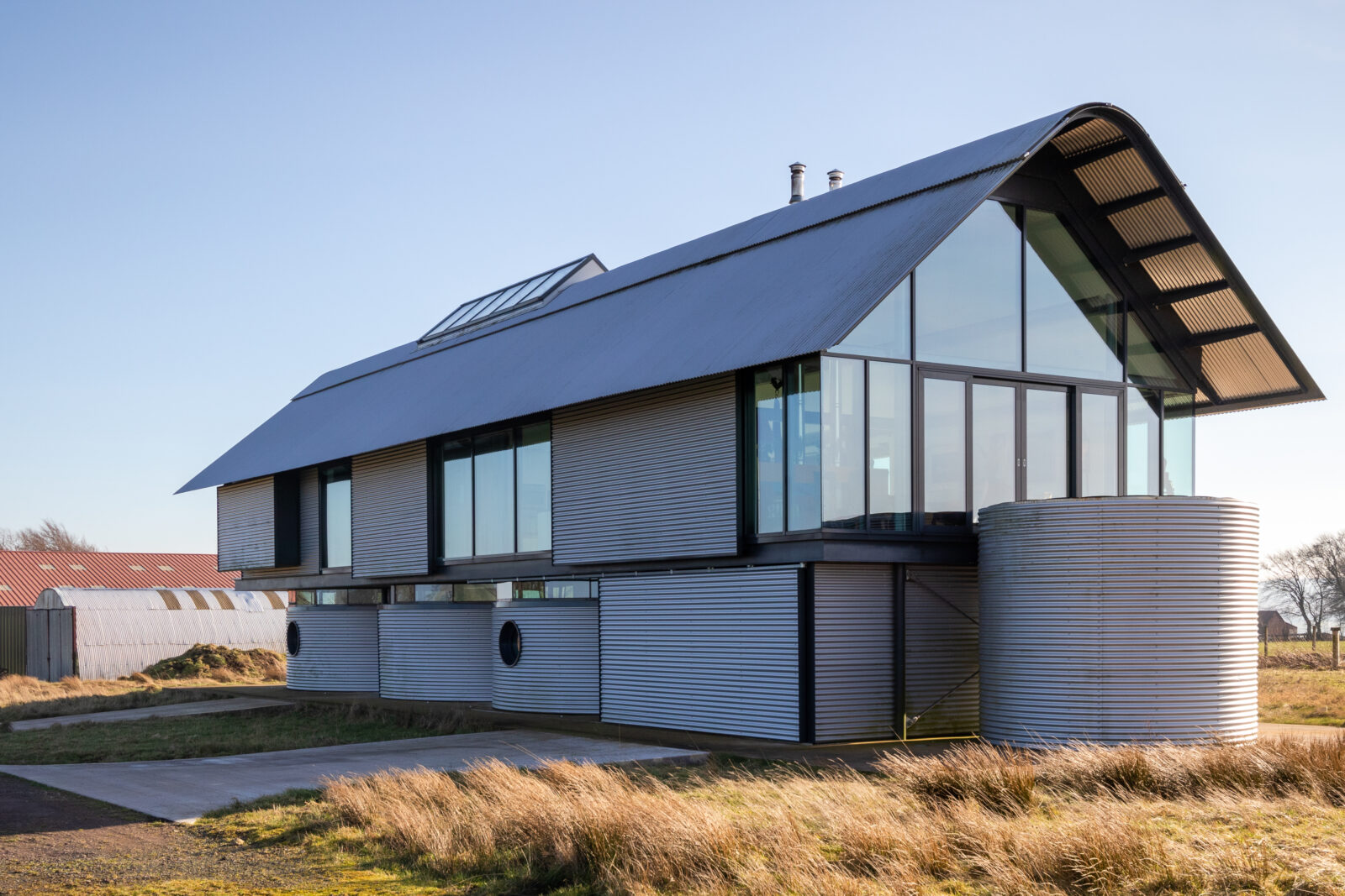 Richard Murphy completes corrugated aluminium-clad house on Scottish ...