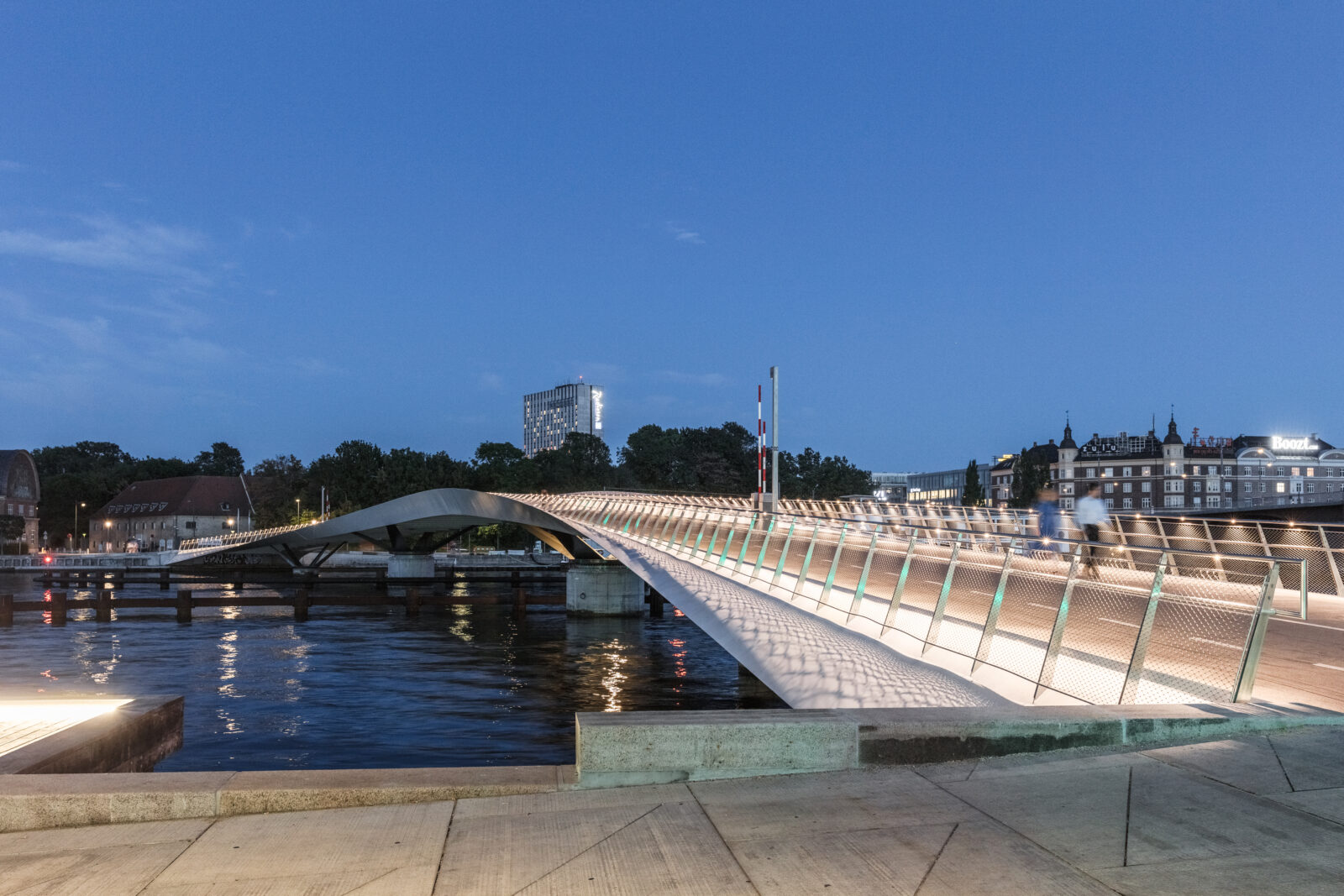 WilkinsonEyre creates £9m cycle and pedestrian bridge for Copenhagen ...