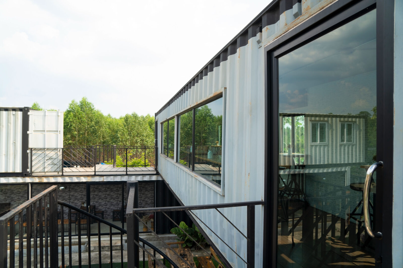 Architects slam shipping containers to house the homeless