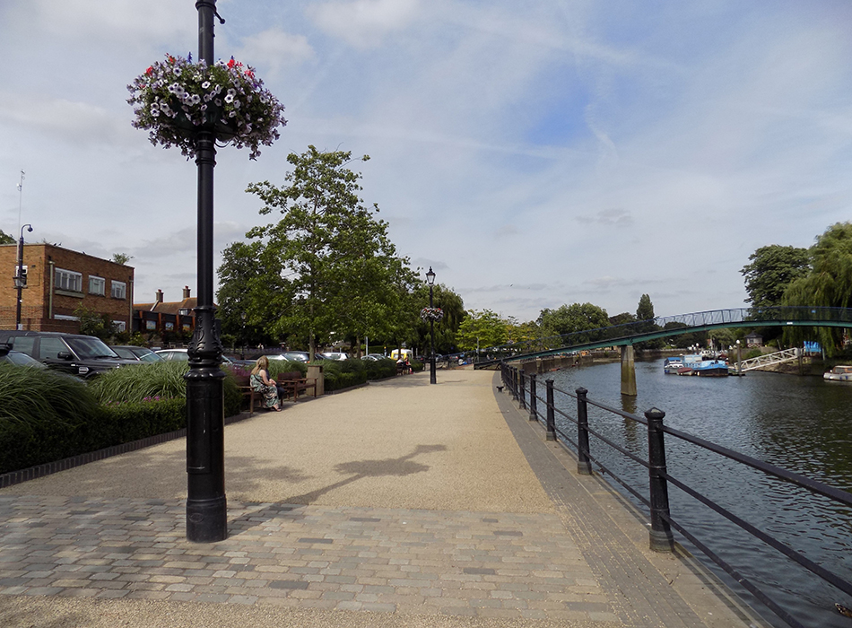 Hopkins wins Twickenham Riverside contest