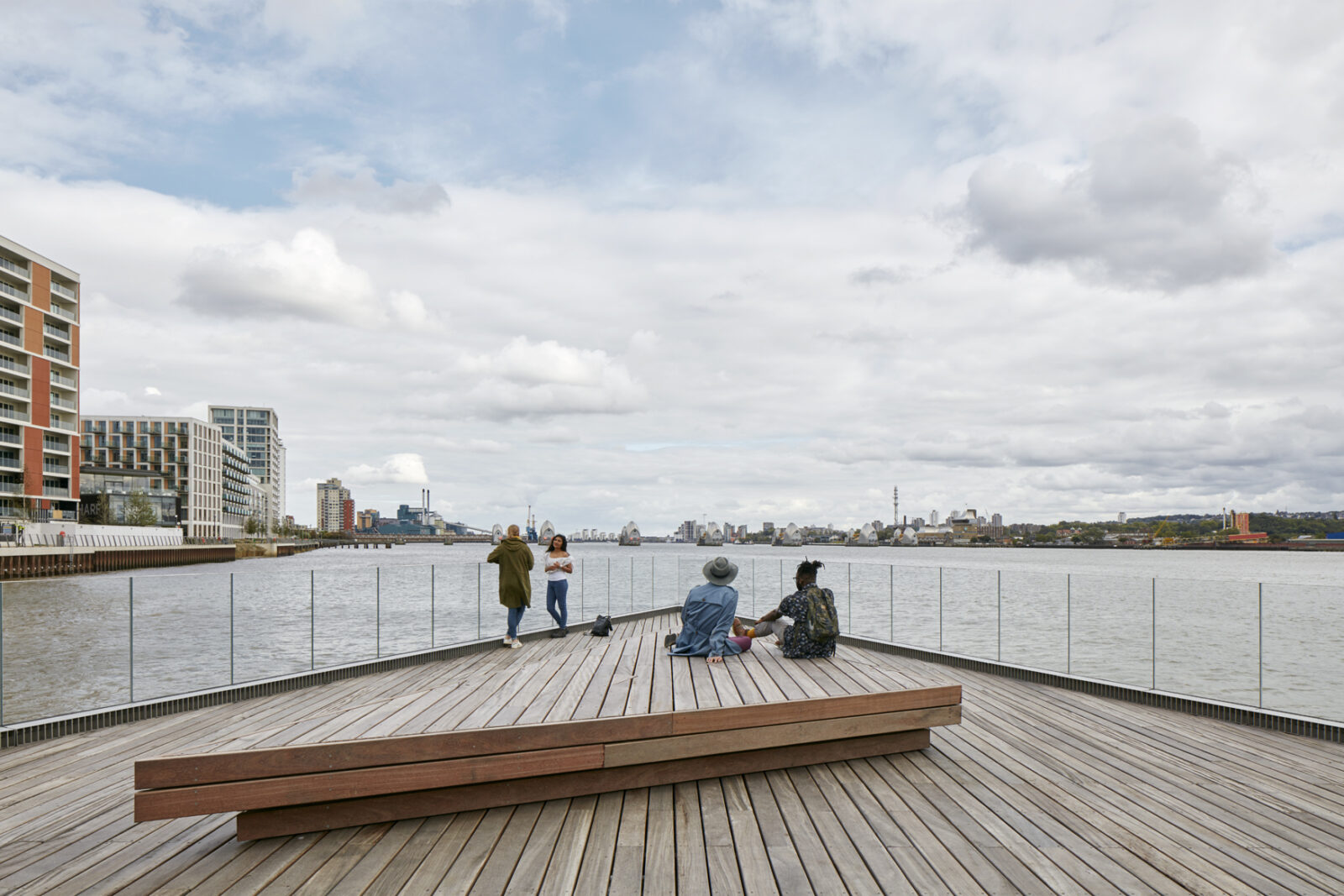 Cranked Thames pier completed by Nex Architecture
