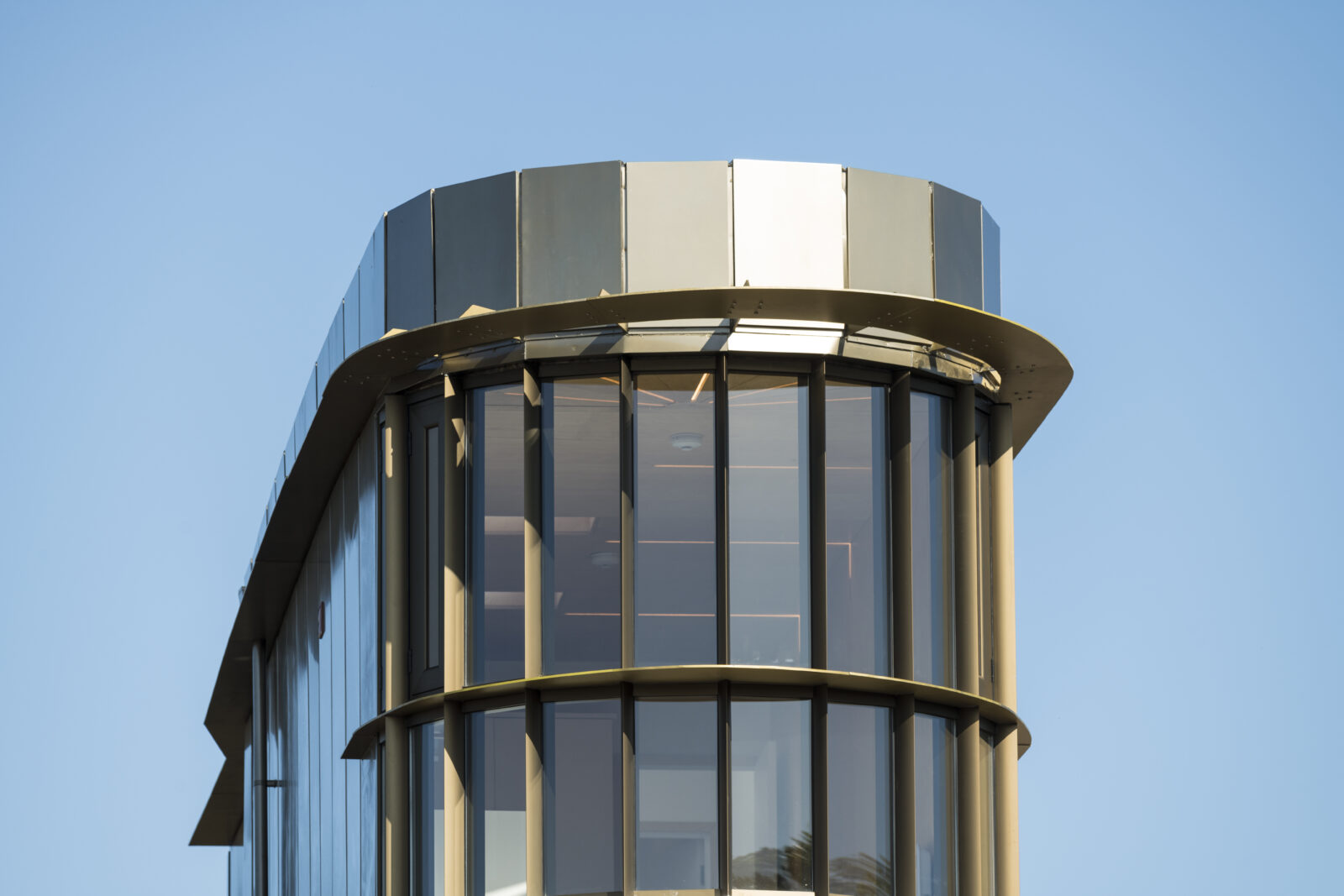 Satish Jassal Architects adds rooftop apartment to Art Deco building