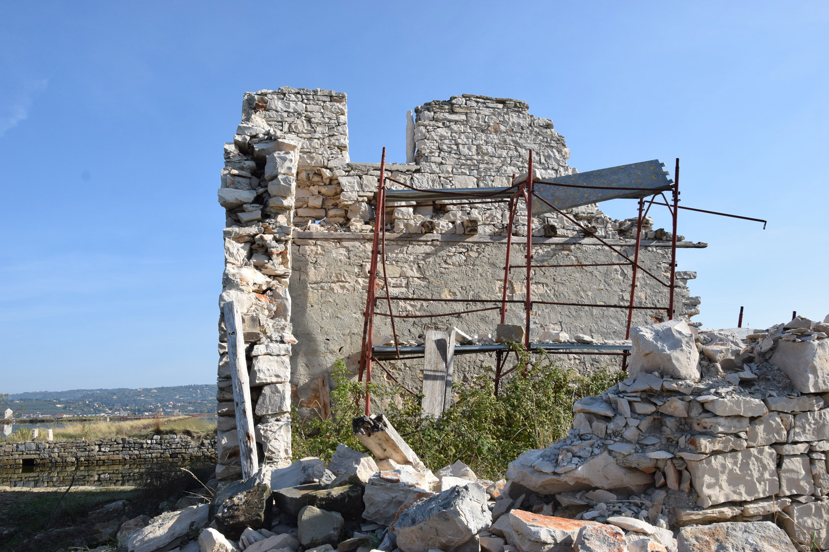 Competition: Salt-pan house, Slovenia