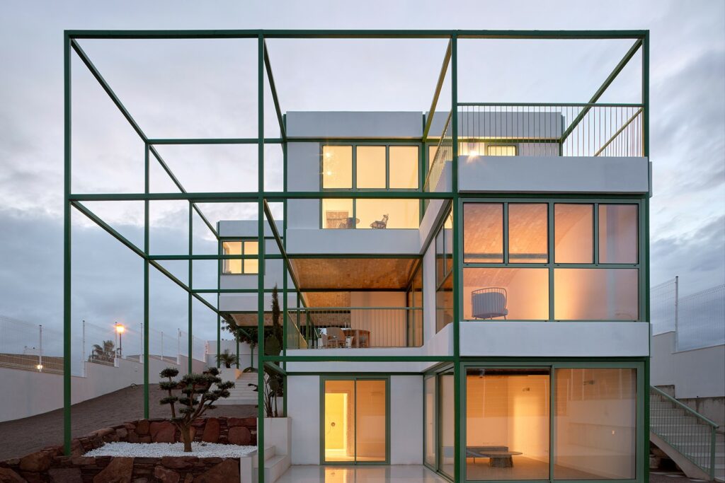 Space Popular completes Spanish space-frame prototype house