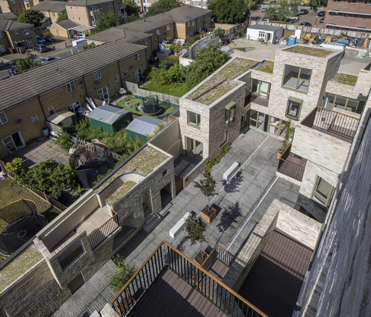 Peter Barber Architects completes 33-home ‘mansion block’ in Southwark