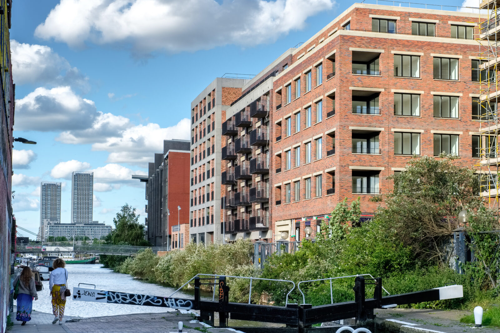 Haworth Tompkins’ final phase of Fish Island Village approved
