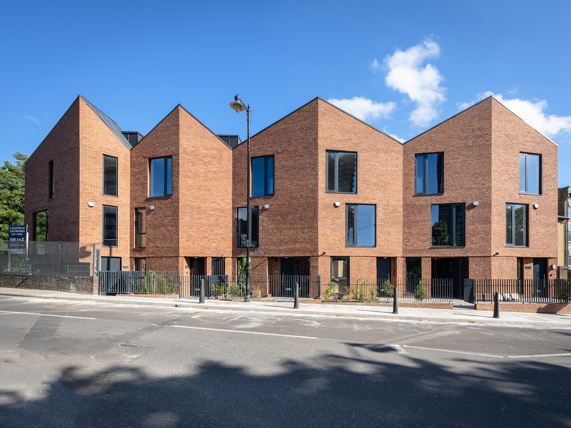 pH+ Architects completes ‘sculptural’ canal-side terrace in east London