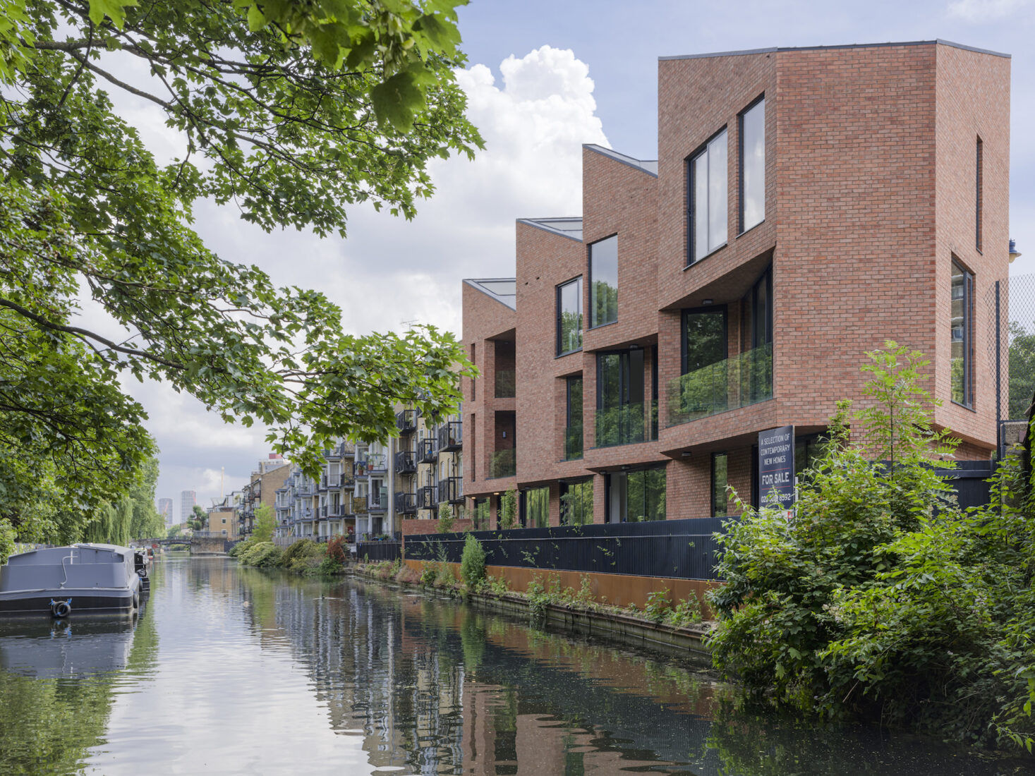 pH+ Architects completes ‘sculptural’ canal-side terrace in east London