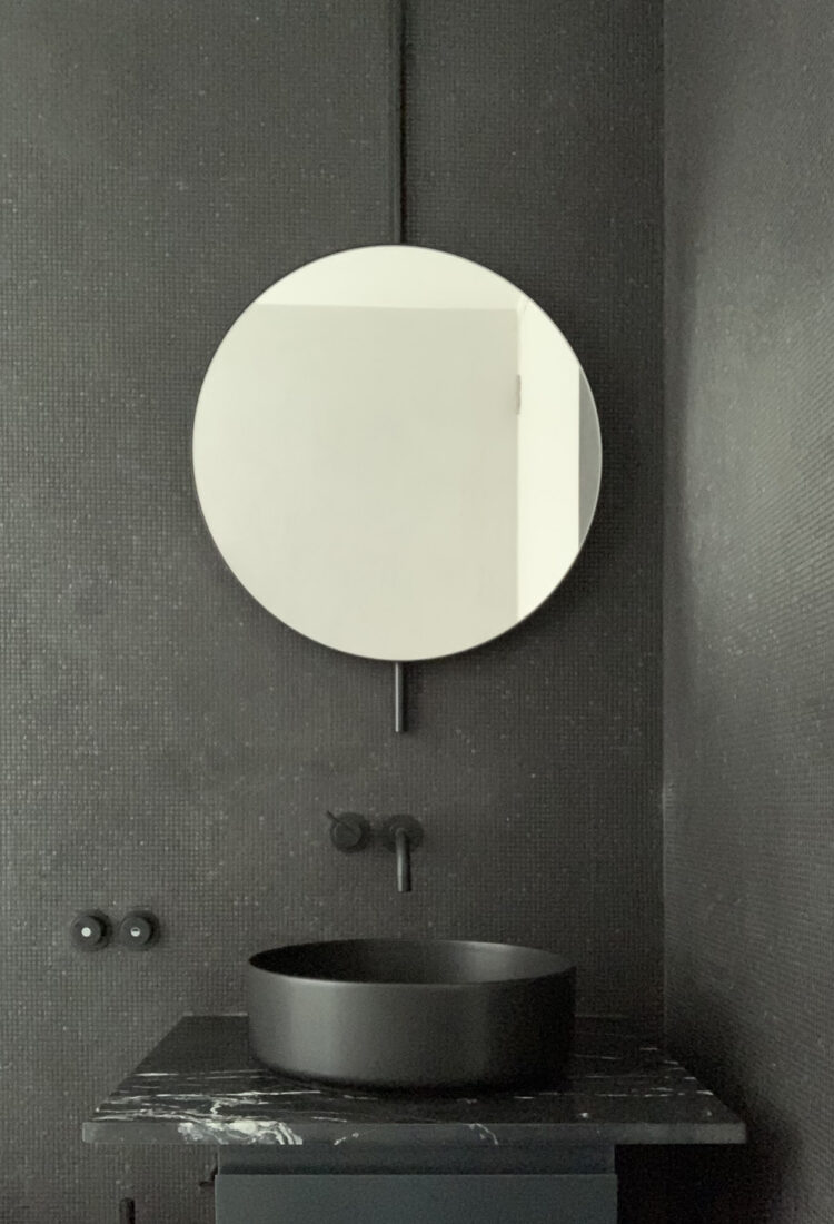 Stephen Coates reworks villa with new annexe focused on courtyard garden