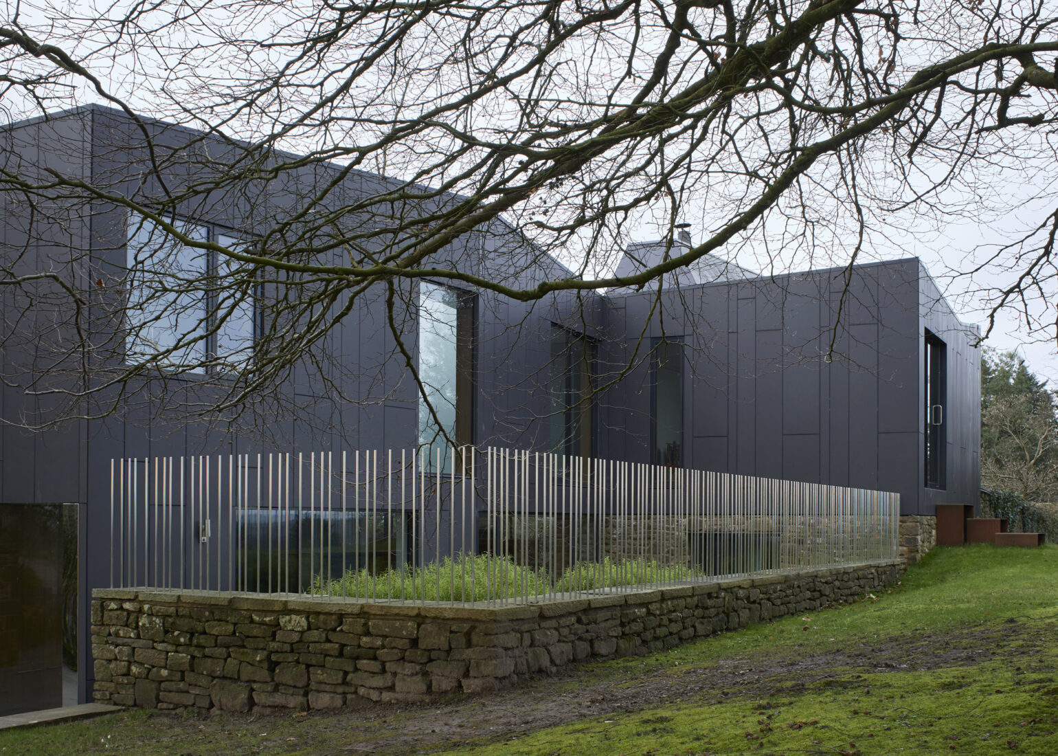 Alison Brooks Architects completes house tailored around art collection