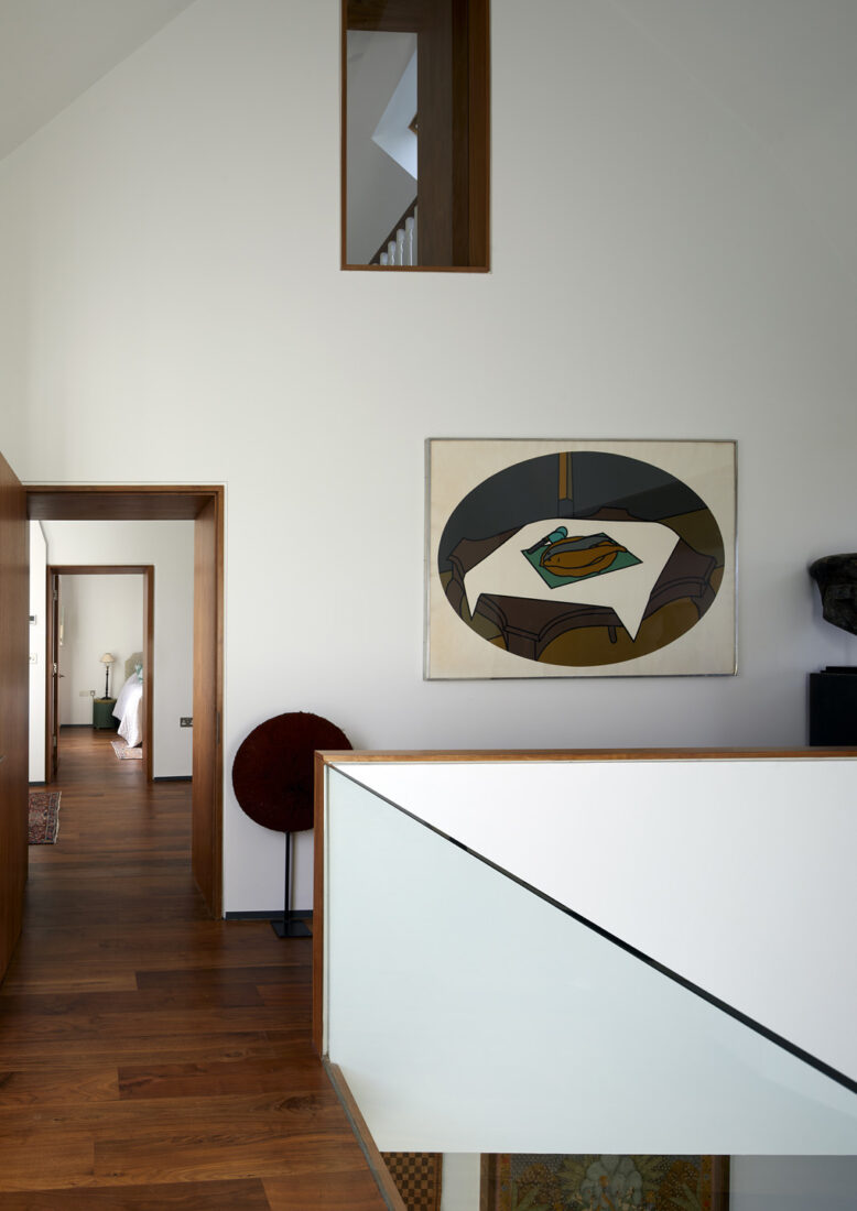 Alison Brooks Architects completes house tailored around art collection