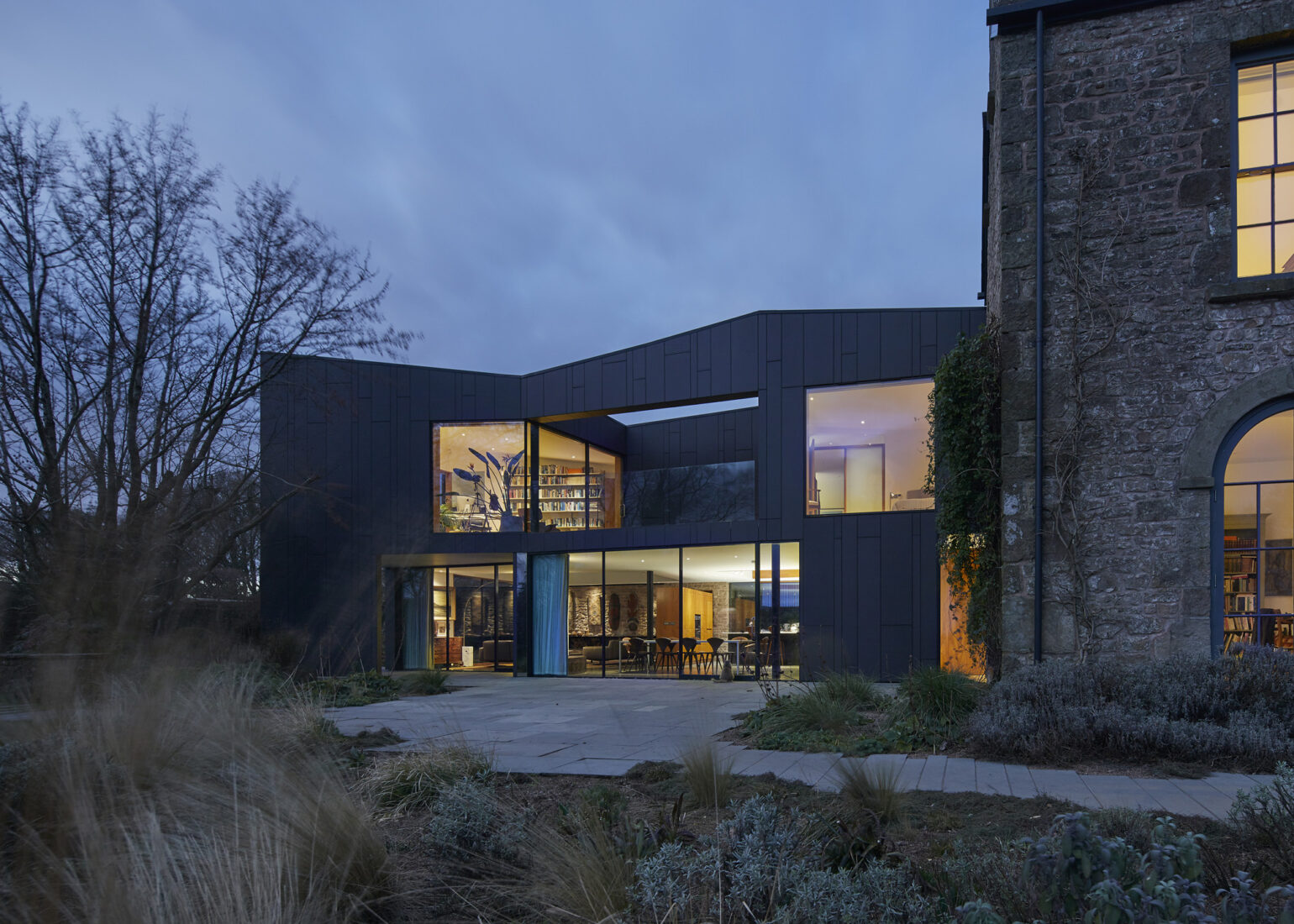 Alison Brooks Architects completes house tailored around art collection