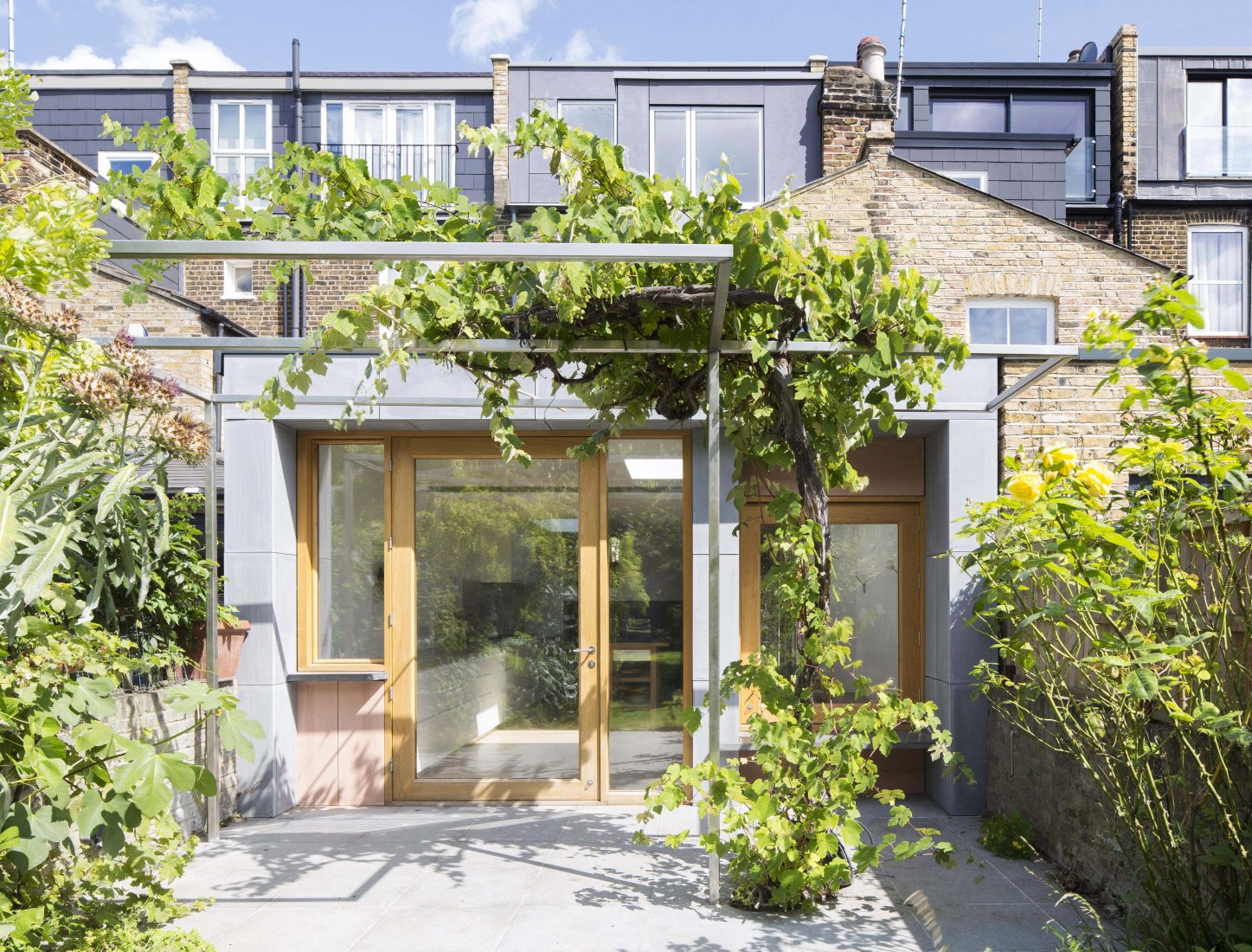 Beasley Dickson adds GRC-clad extension to ‘Italianette’ Islington house