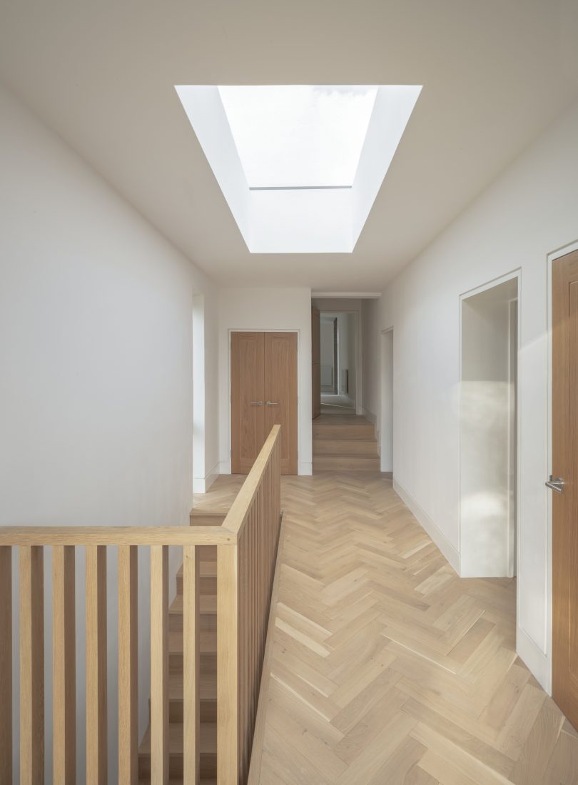 Hudson Architecture Studio designs stepped angular house in Oxfordshire ...