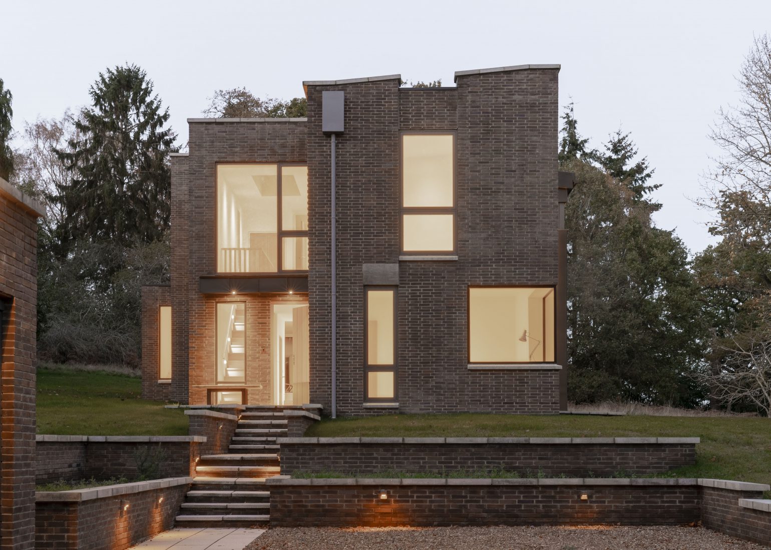 Hudson Architecture Studio designs stepped angular house in Oxfordshire ...